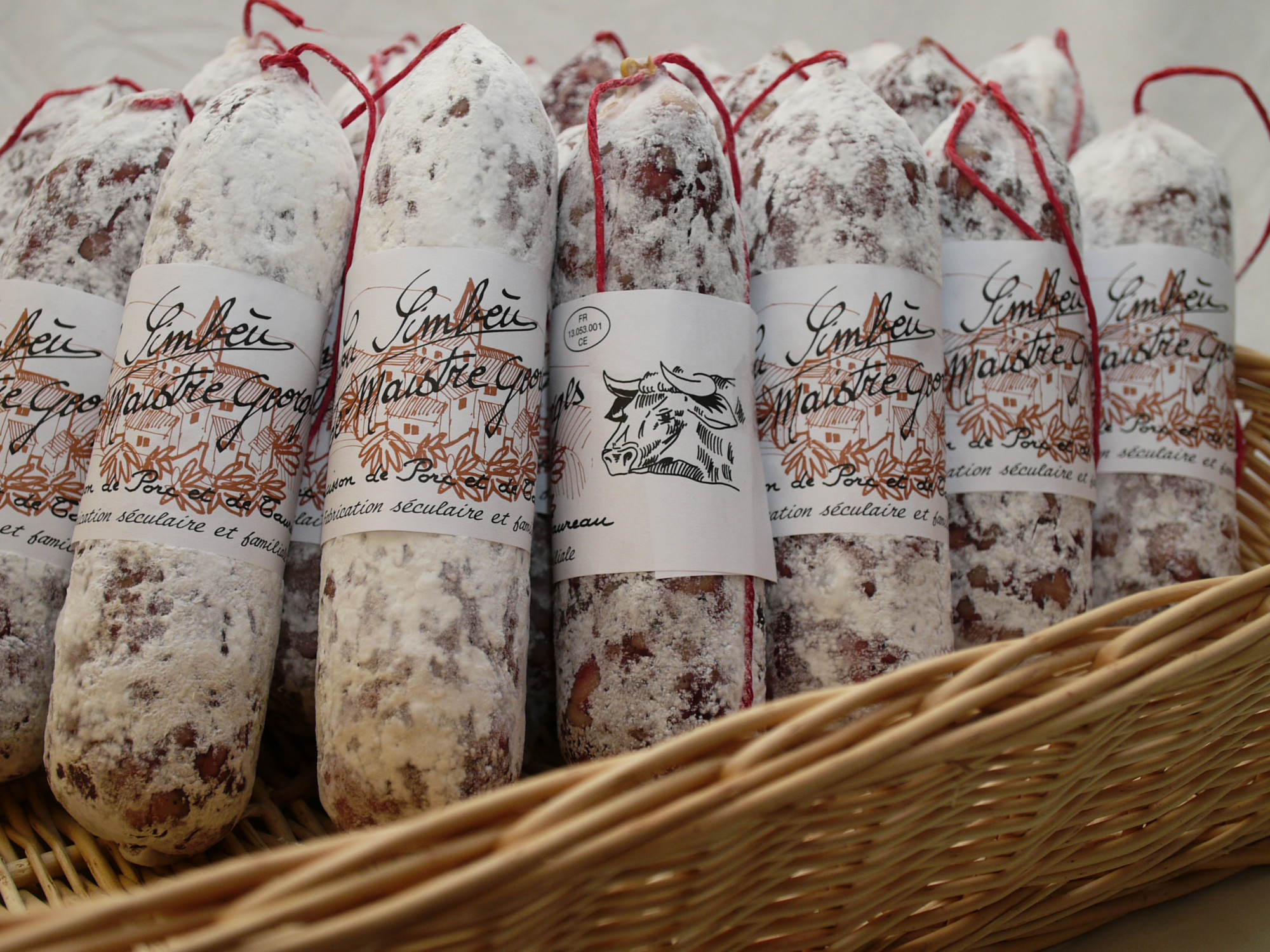 Nos produits: saucissons secs, rosette, coppa, pâtés et terrines.